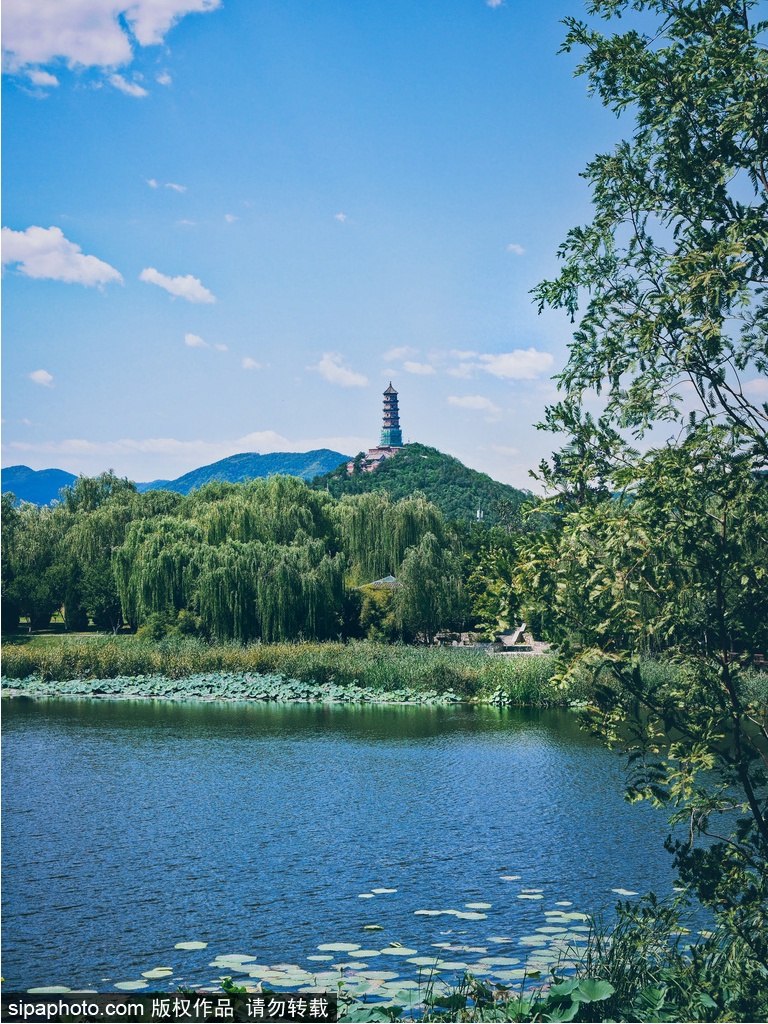 Beiwu Park at foot of Jade Spring Hill