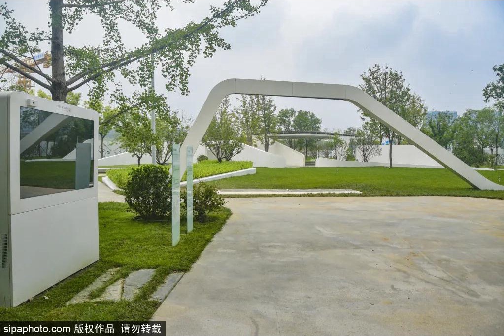 Guanghe Science and Technology Park with Beautiful Landscape and High-tech