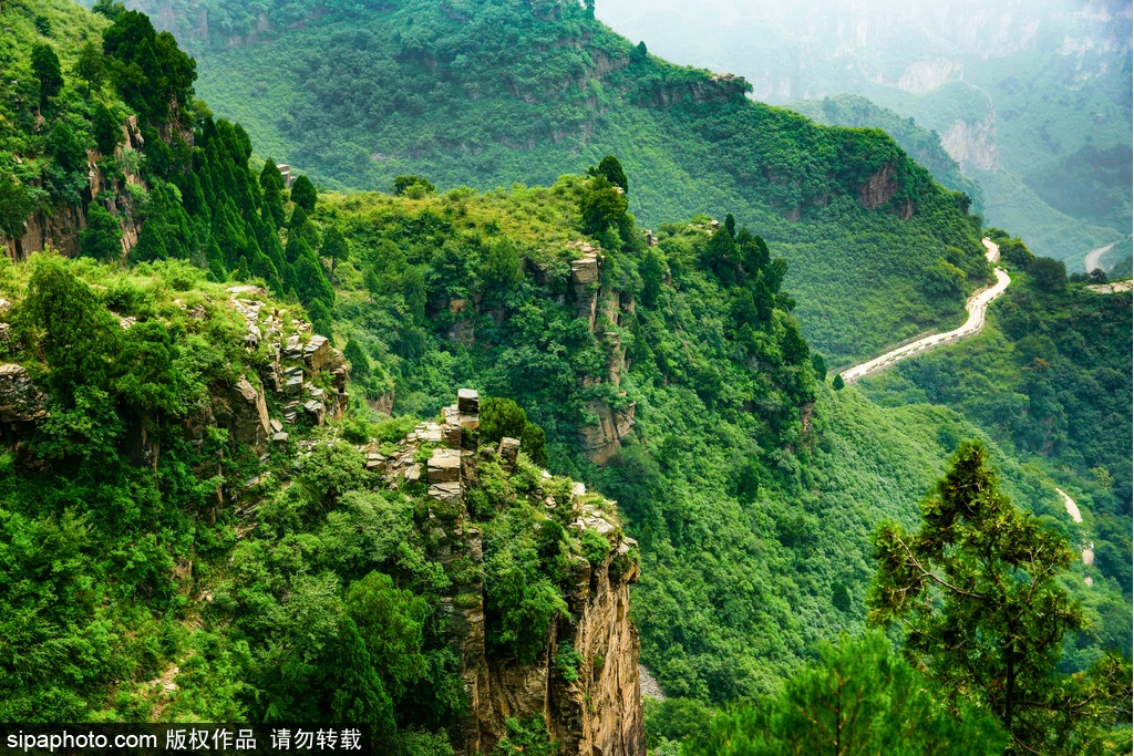 The most beautiful rural highway in Beijing – Hongjing Road