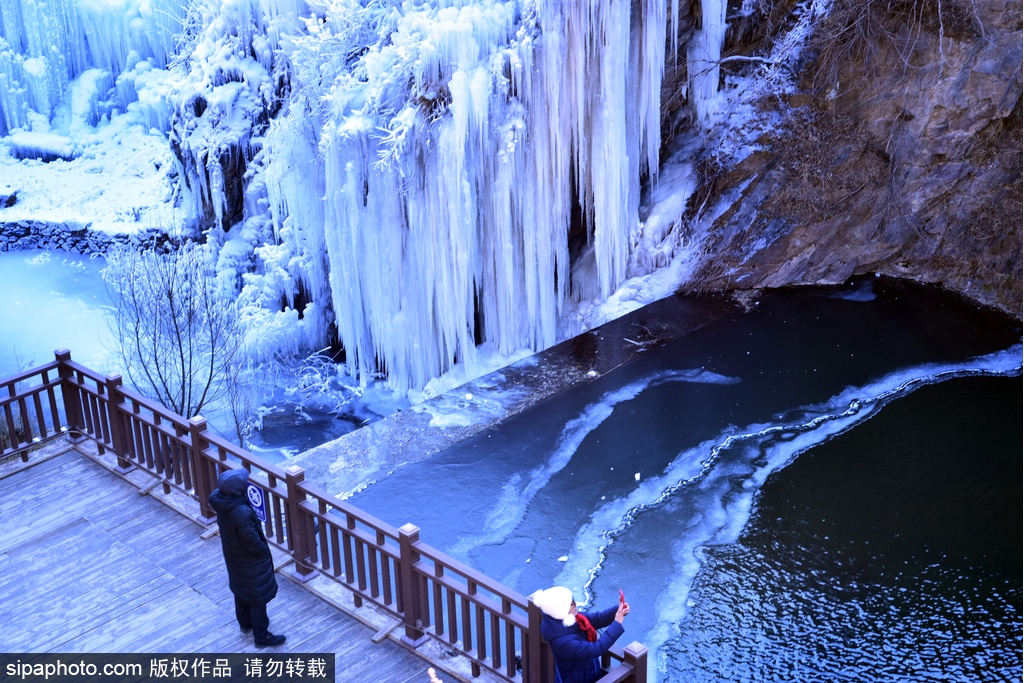 Best Ice Waterfalls in the West of Beijing