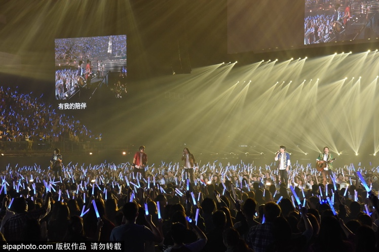 Beijing Night Travel Guide | Panjiayuan Night Market, Liangma River ...