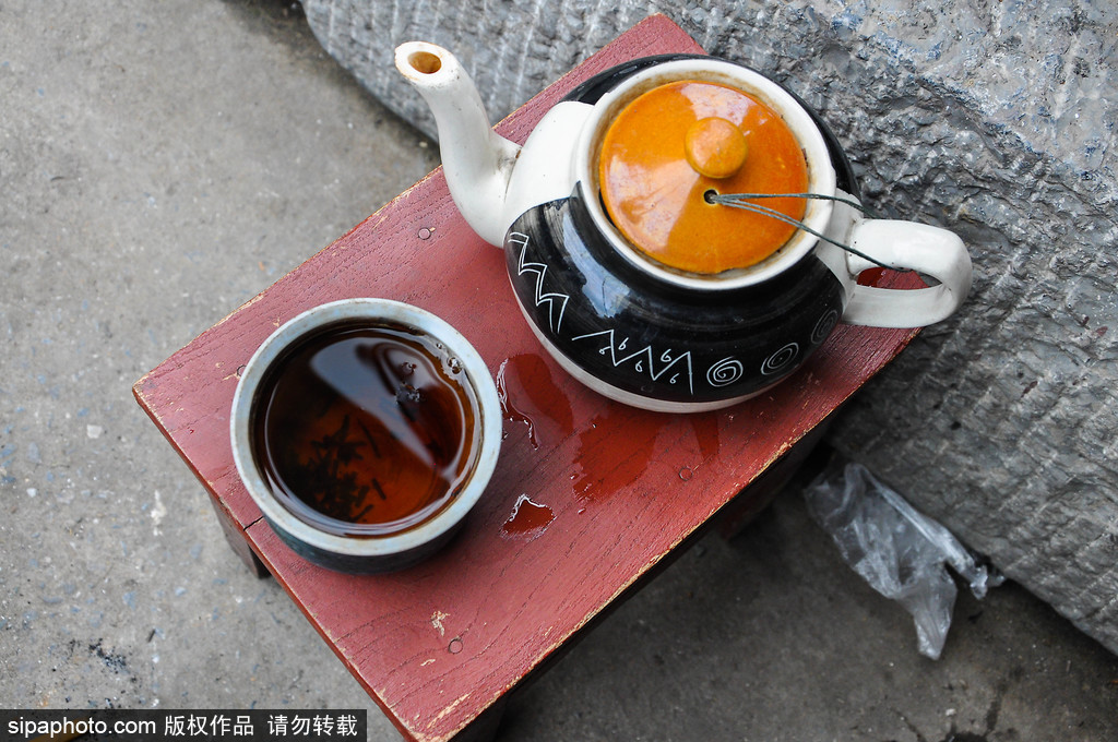 Distinctive Teahouses in Old Beijing