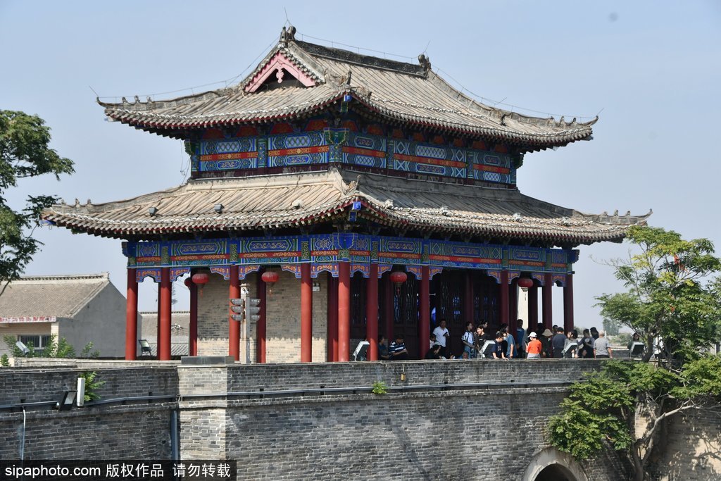 Come to Hebei and ascend the Spring peak!