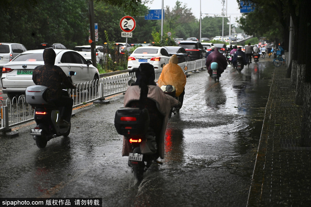 Beijing lifted rainstorm orange, gale blue alert