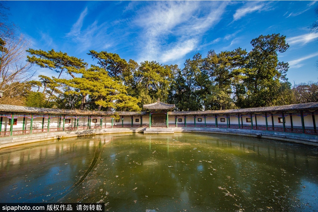 Well-known spots inside Fragrant Hills Park
