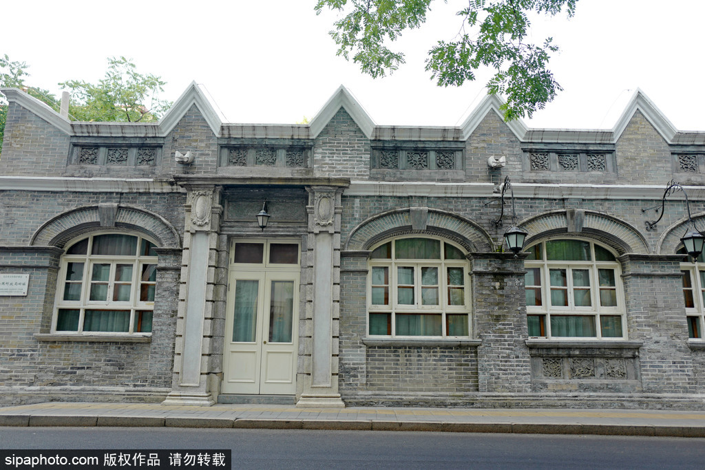 Visit architectures mixed with Chinese and exotic style