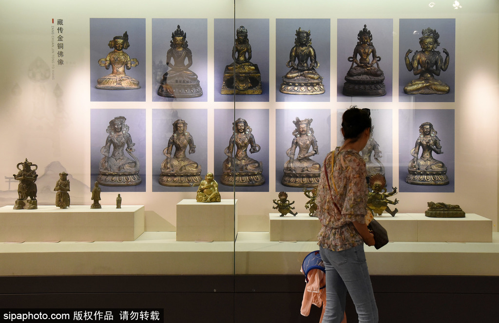 Exhibition of Gold and Bronze Statues of Buddhism and Daoism Made Its ...